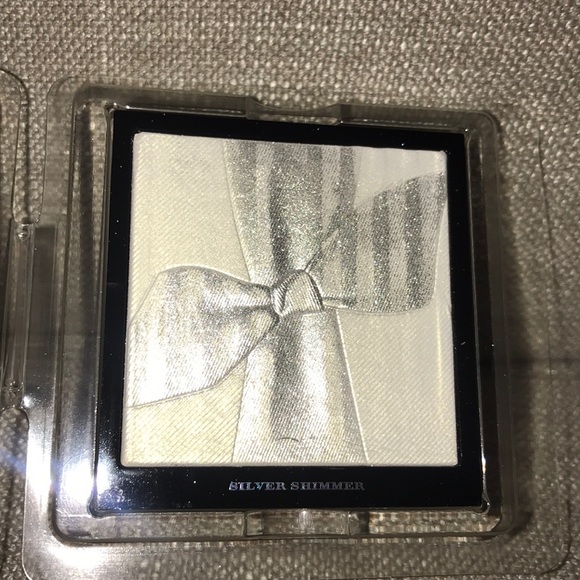 Burberry | Makeup | Burberry Cosmetics Highlighter | Poshmark